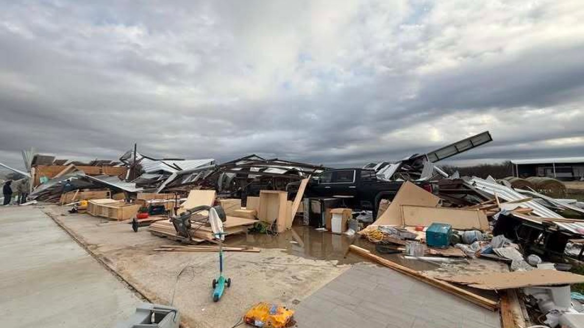 One dead after severe storms tear through Ellis County – NBC 5 Dallas ...