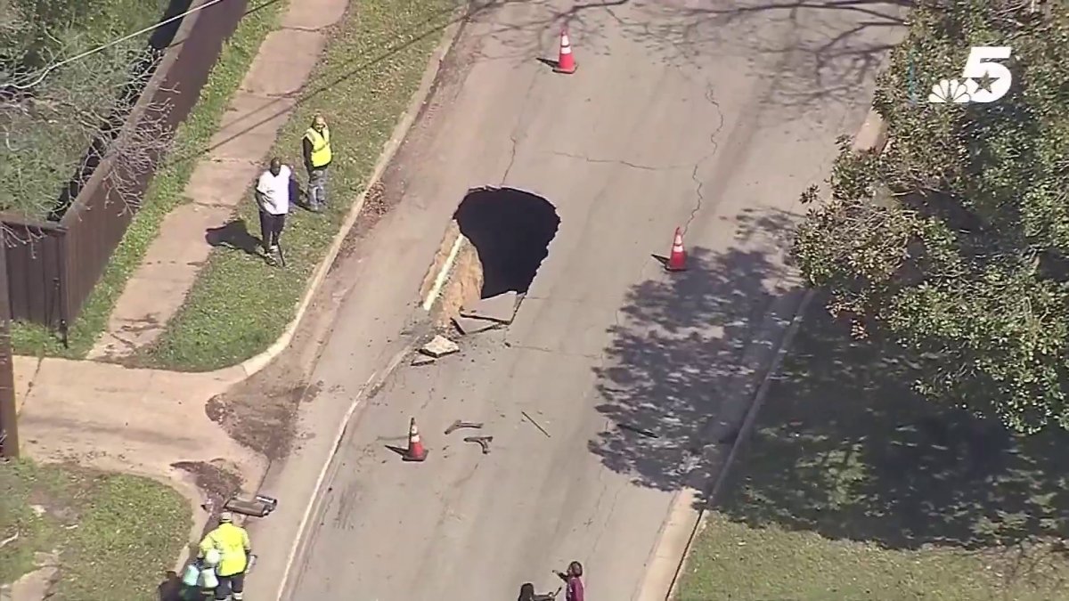 Sinkhole opens in suburban Dallas, driver hospitalized – NBC 5 Dallas ...
