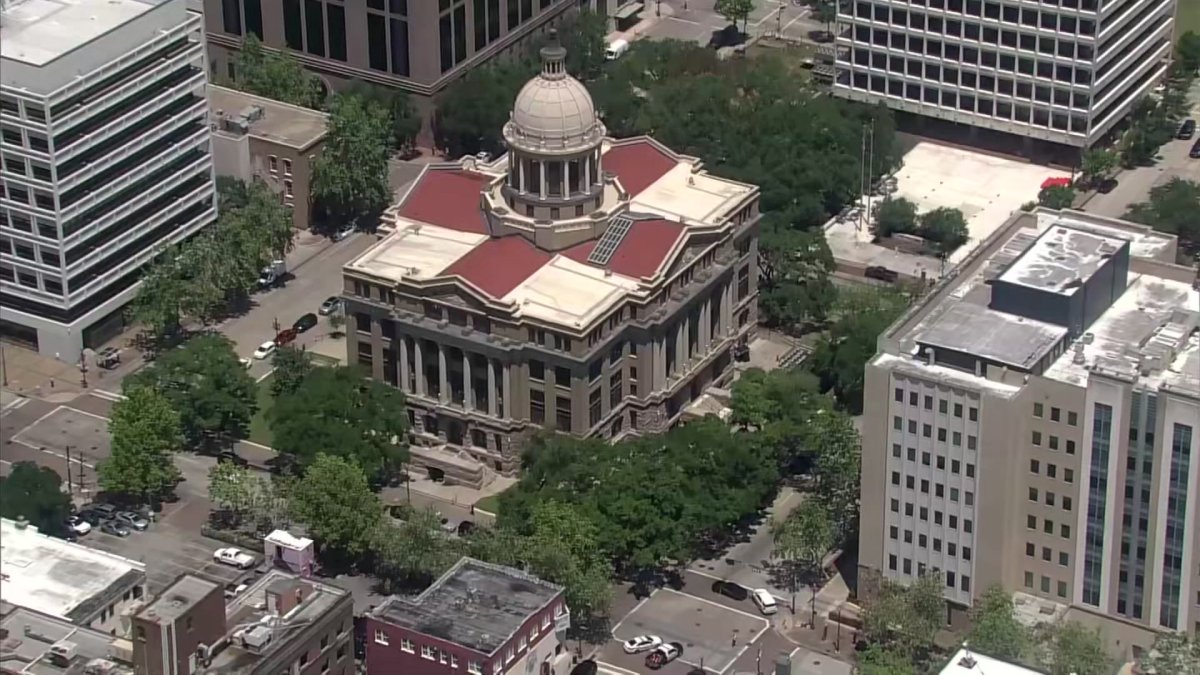 Suspect held in shooting outside Houston courthouse, authorities say ...