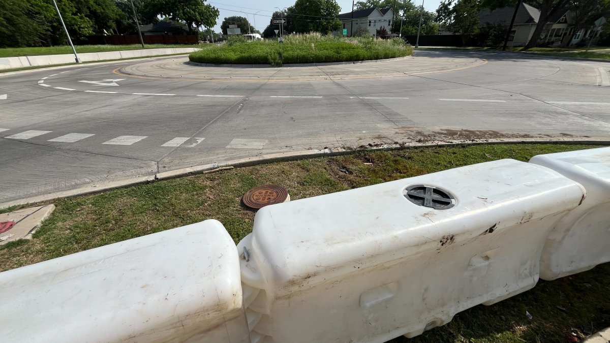 Dallas installs water barriers at roundabout after scary crashes – NBC ...