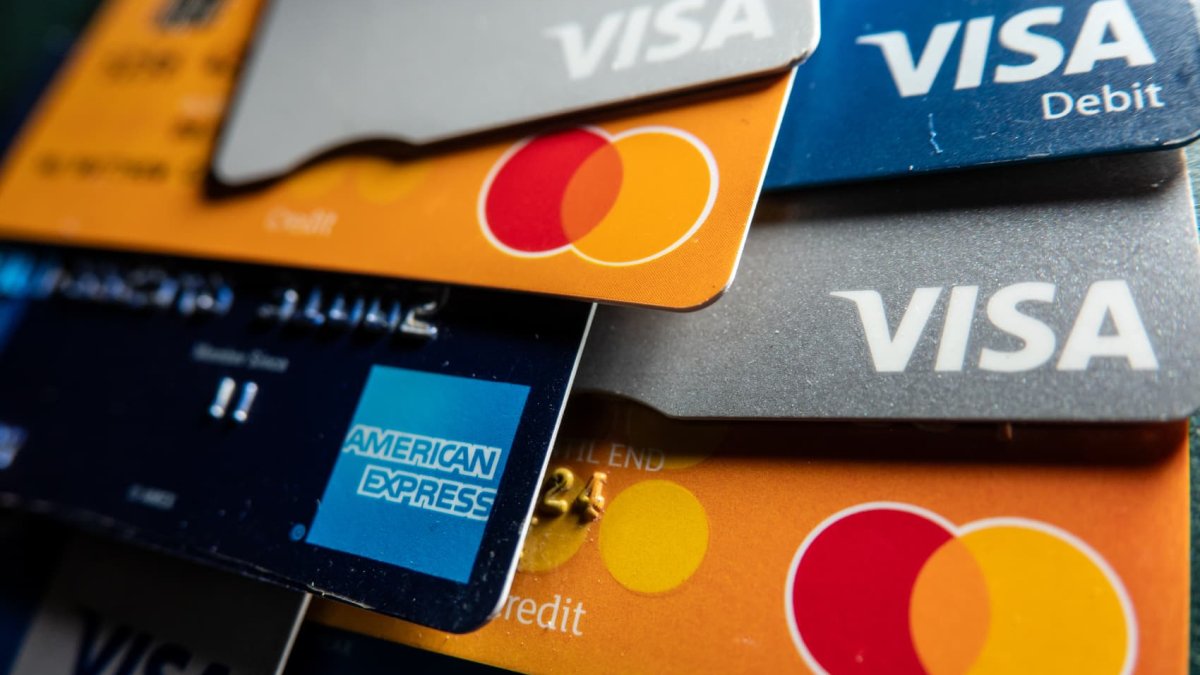 Luxury credit card rivalry heats up as Amex, JPMorgan tease updates to ...