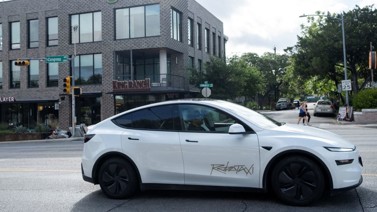 Tesla robotaxi incidents caught on camera in Austin draw regulators ...