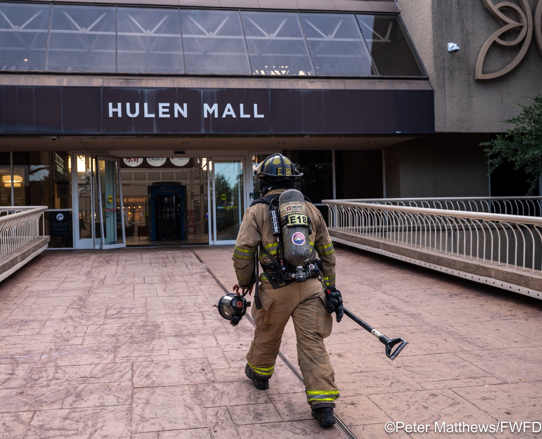 Roof fire prompts evacuation at Hulen Mall in Fort Worth – NBC 5 Dallas ...