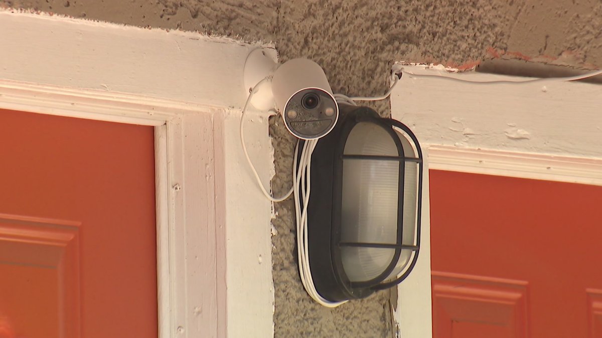 Dallas family shaken after officers bang on door with no warrant – NBC ...