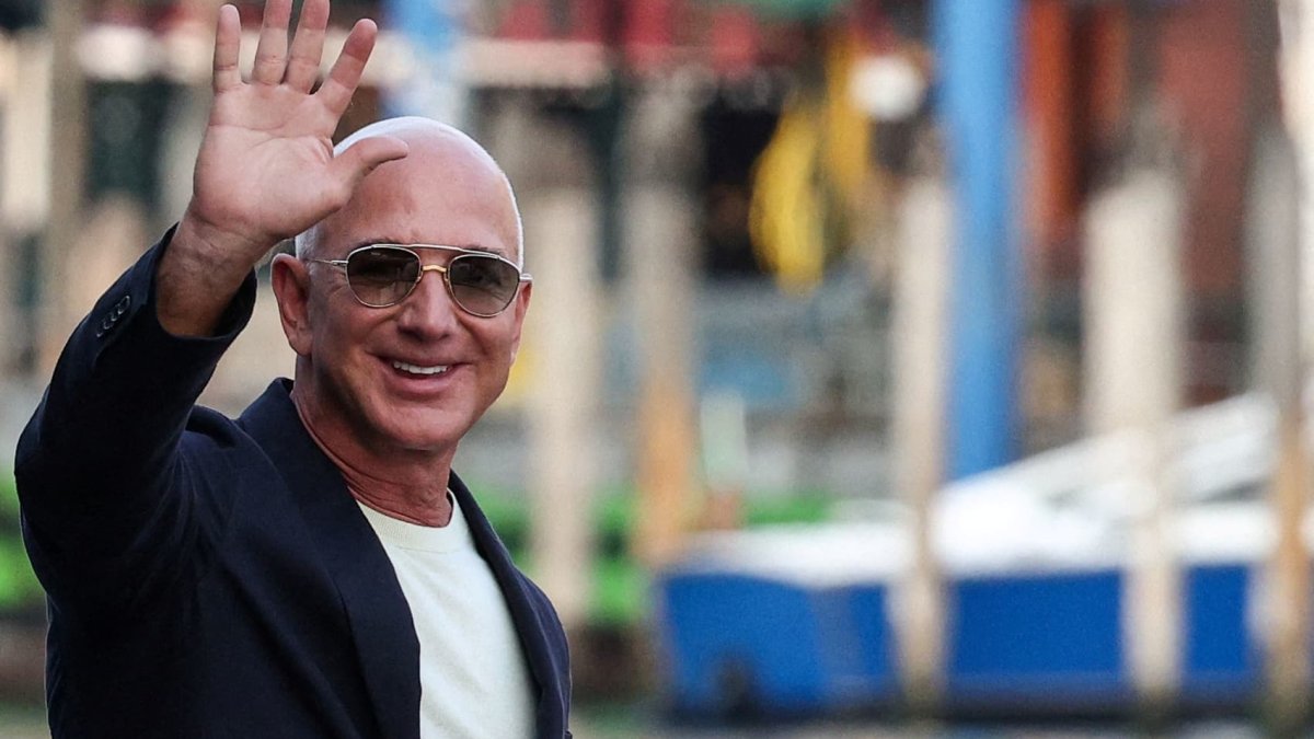Jeff Bezos taps former Amazon Alexa head to lead $10 billion Earth fund ...