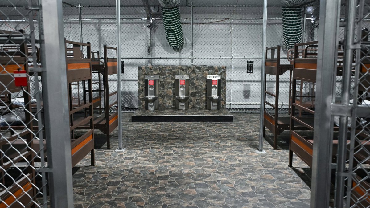 Detainees being held at ‘Alligator Alcatraz’ describe conditions – NBC ...