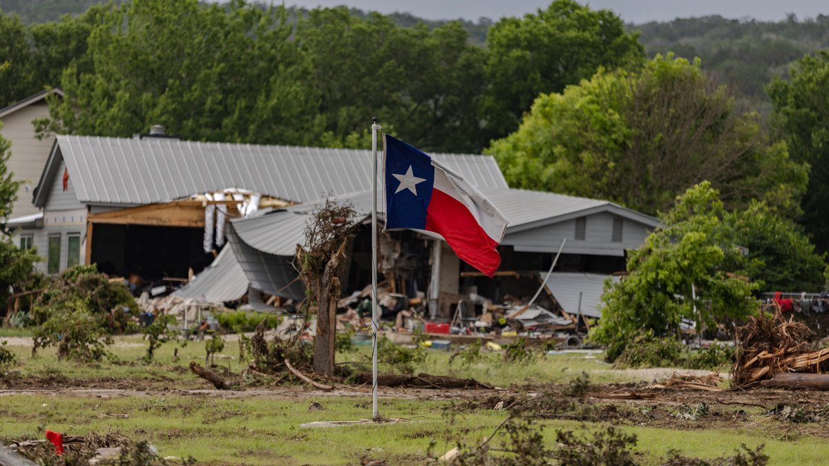 Most Texans don’t have insurance to cover flood damage – NBC 5 Dallas ...