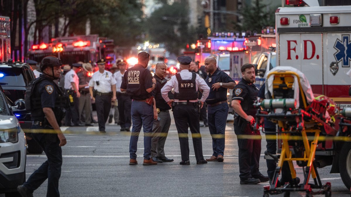 Gunman kills 4, including NYPD officer, in NYC office shooting – NBC 5 ...