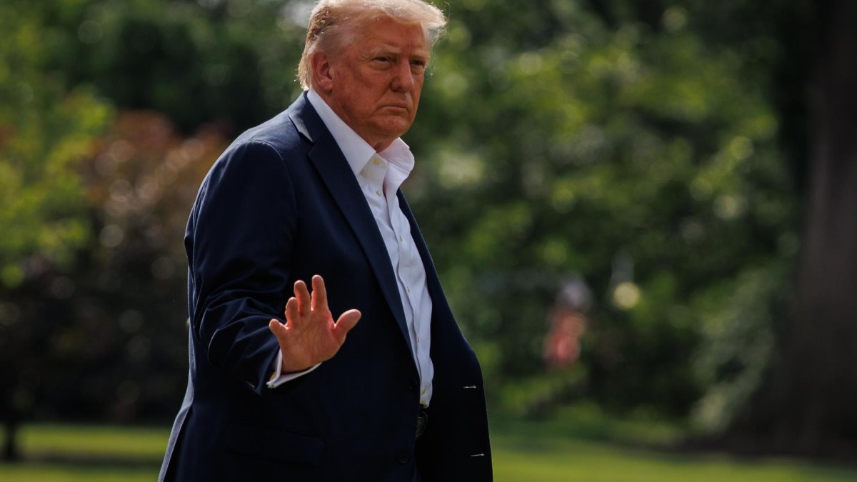 Trump tours Texas flood damage, visits affected families – NBC 5 Dallas ...