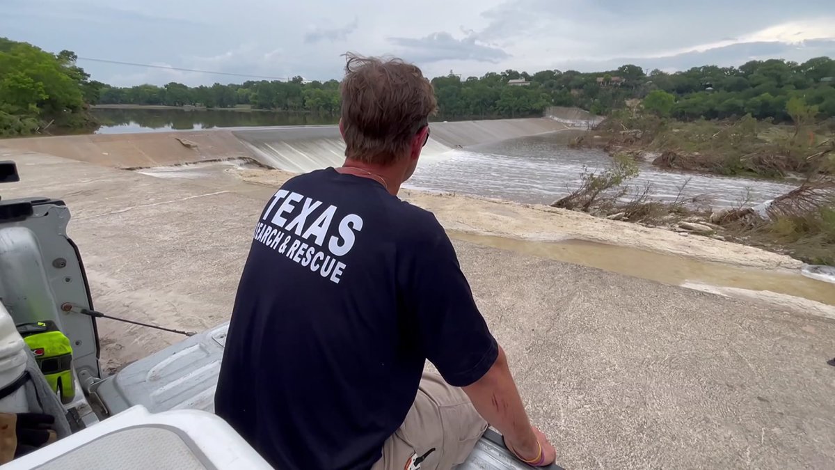 Survivor aids Texas flood search as volunteers clear debris – NBC 5 ...