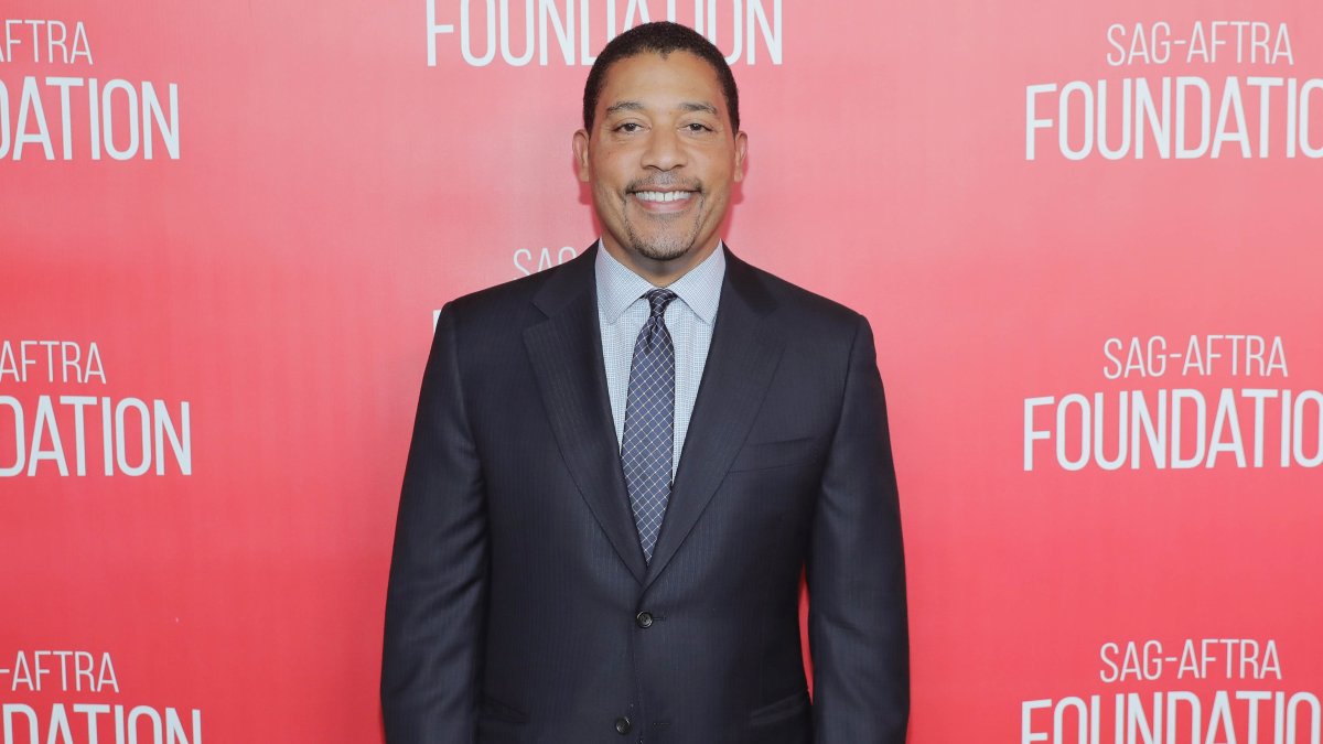 SAG-AFTRA exec David White is NFLPA interim executive director – NBC 5 ...