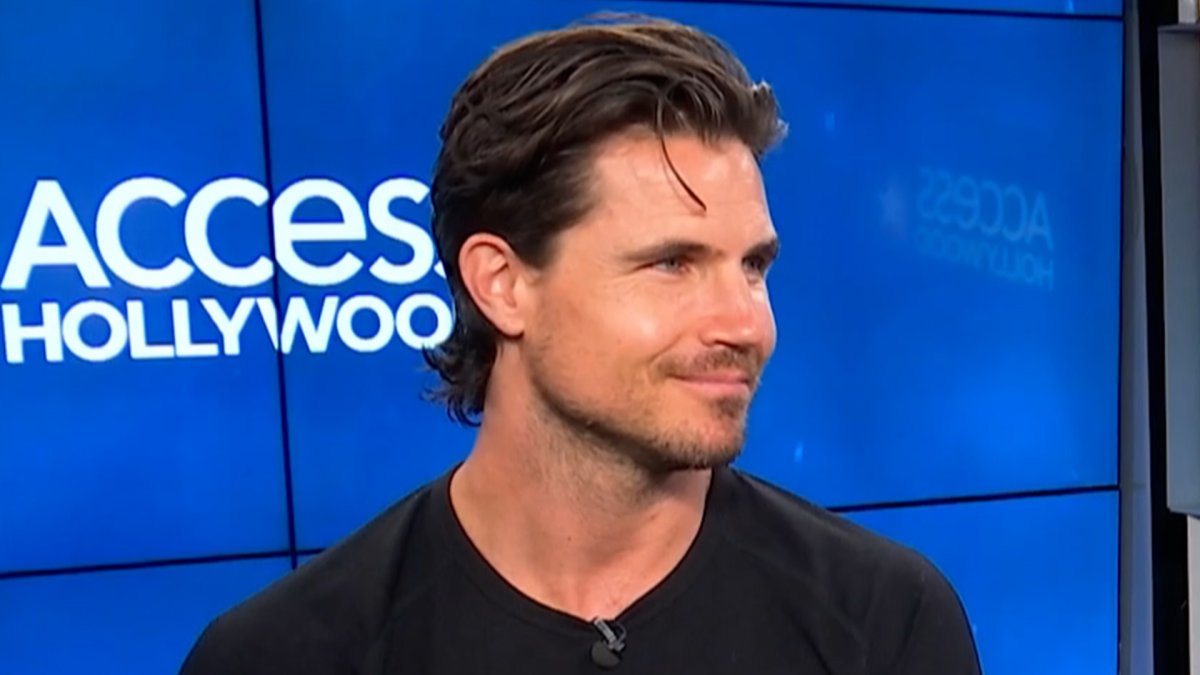 ‘Upload’ star Robbie Amell reveals his favorite thing bout Being A Dad ...