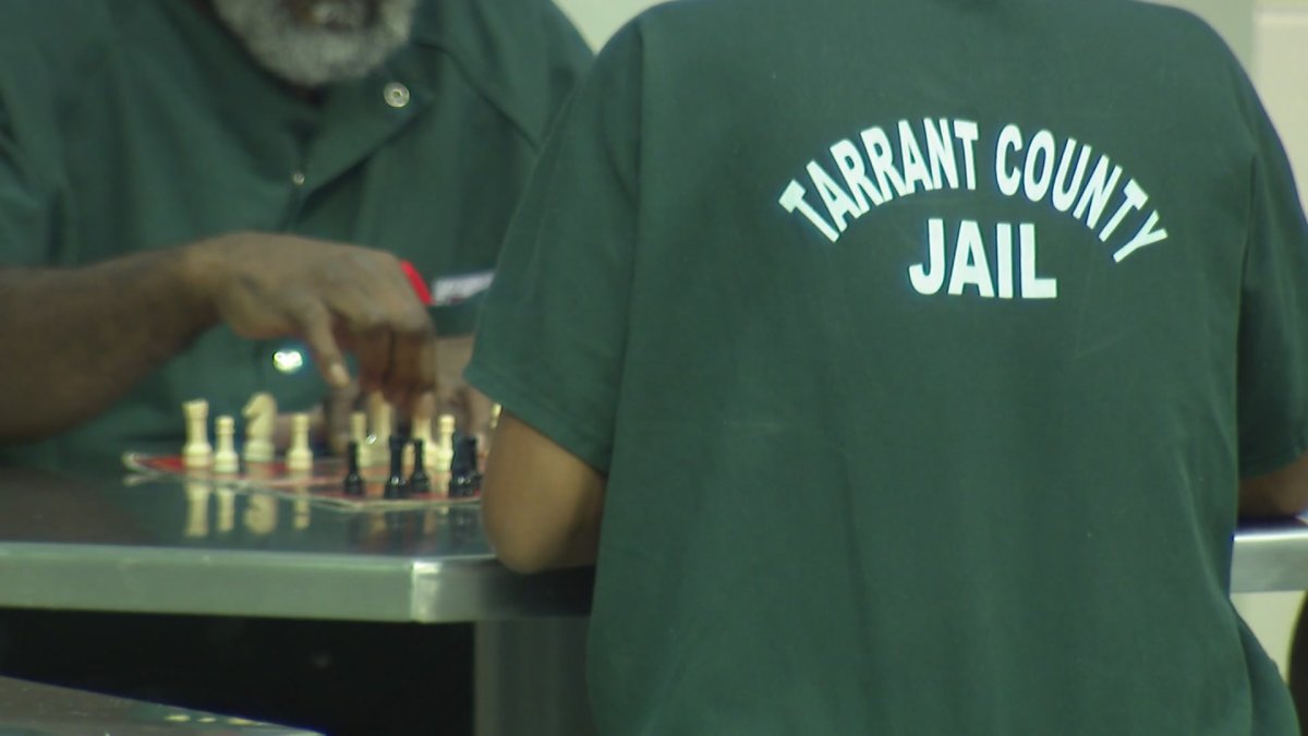 Tarrant County jail holds hundreds of immigrants at ICE’S request – NBC ...