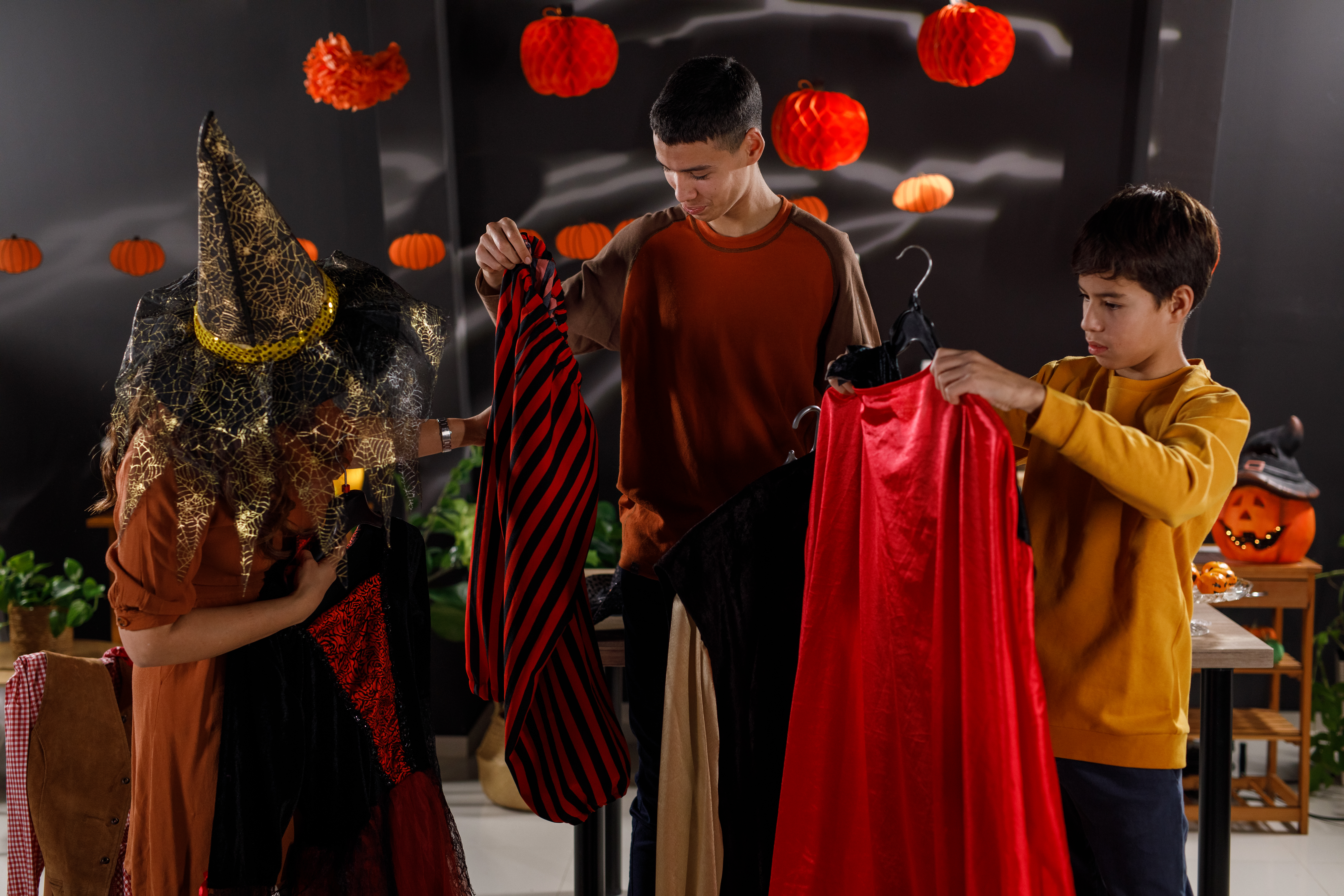 Should kids be allowed to change their Halloween costumes? – NBC 5 ...