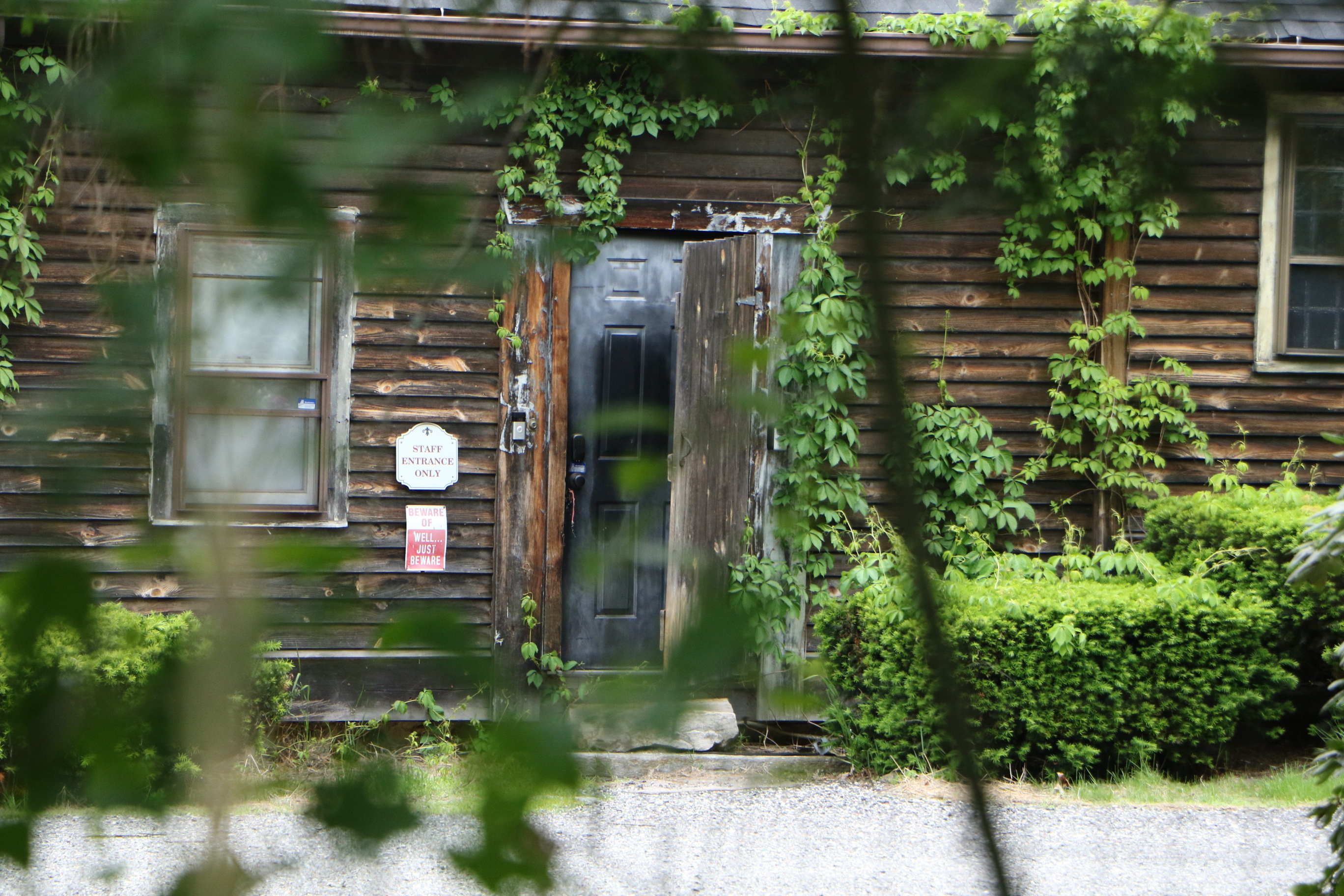 ‘The Conjuring’ haunted house for sale — Halloween auction details ...