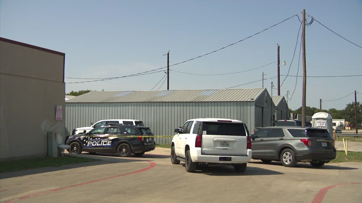 Mechanic killed when vehicle falls off jack at Texas shop – NBC 5 ...