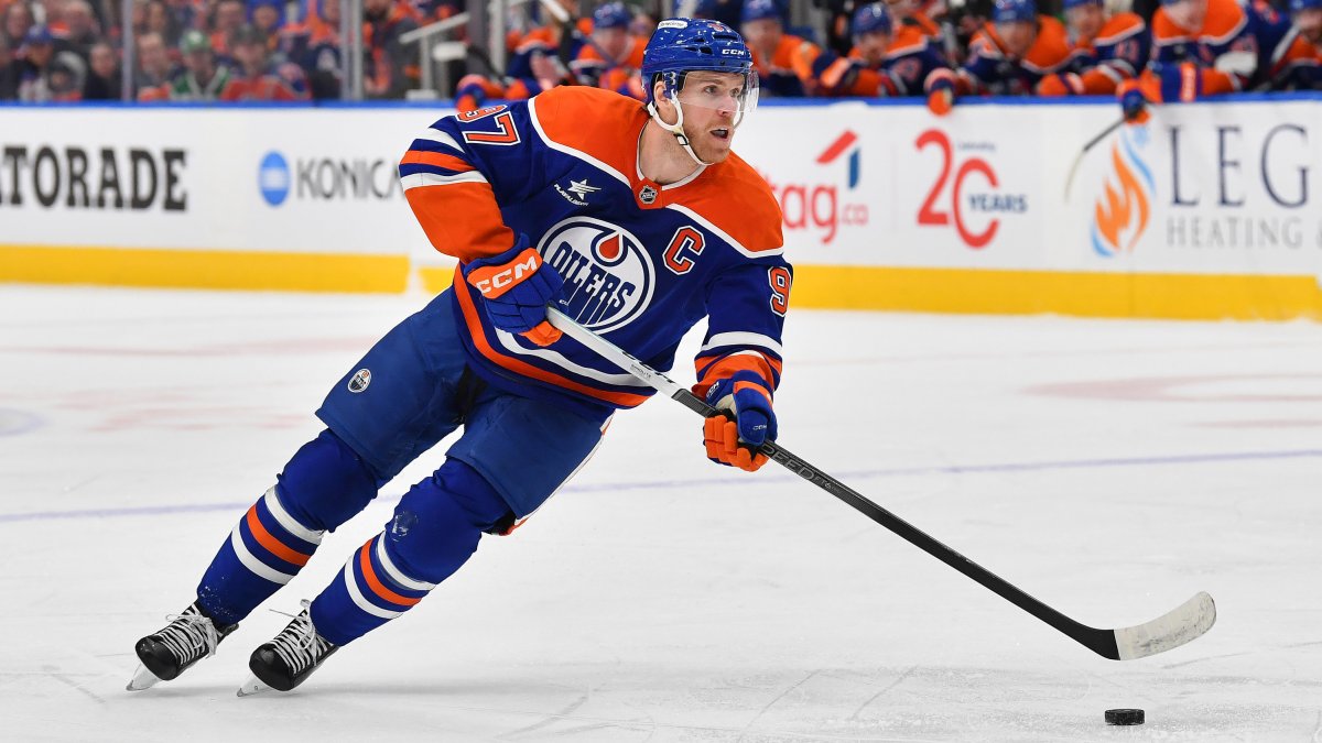 Oilers star Connor McDavid signs 2-year, $25 million extension – NBC 5 ...