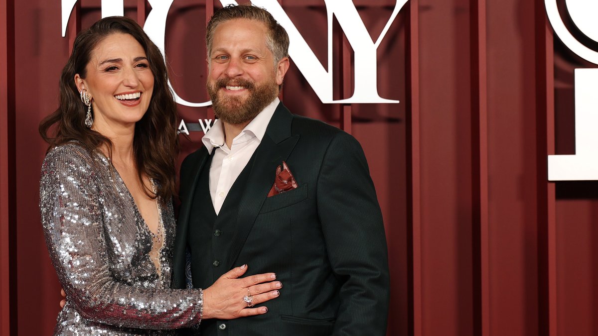 Sara Bareilles reveals she and Joe Tippett are married – NBC 5 Dallas-Fort Worth