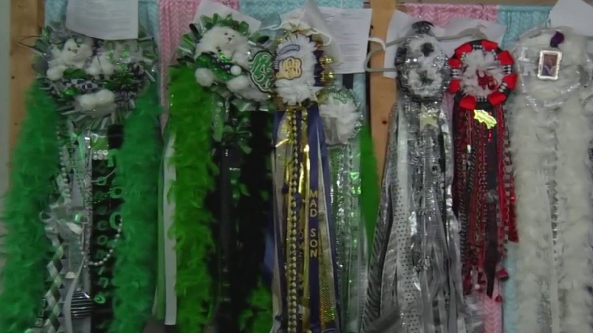 Texas homecoming mums: An oversized tradition – NBC 5 Dallas-Fort Worth