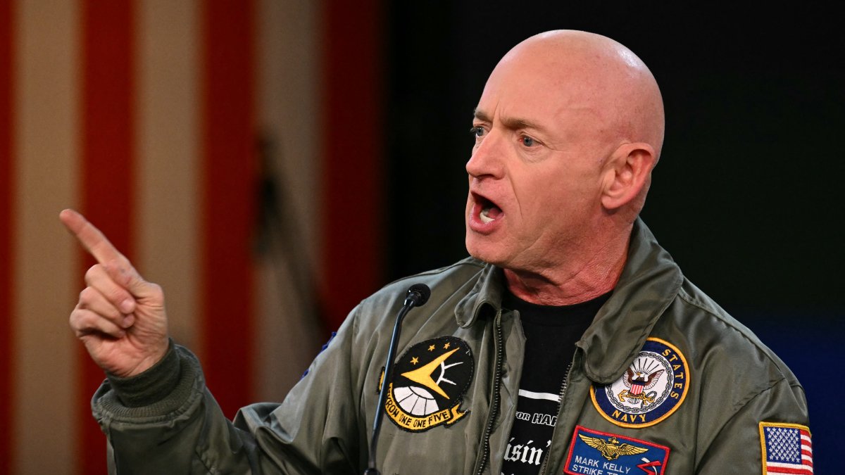 Who is Mark Kelly, the senator the Pentagon is investigating? – NBC 5 ...