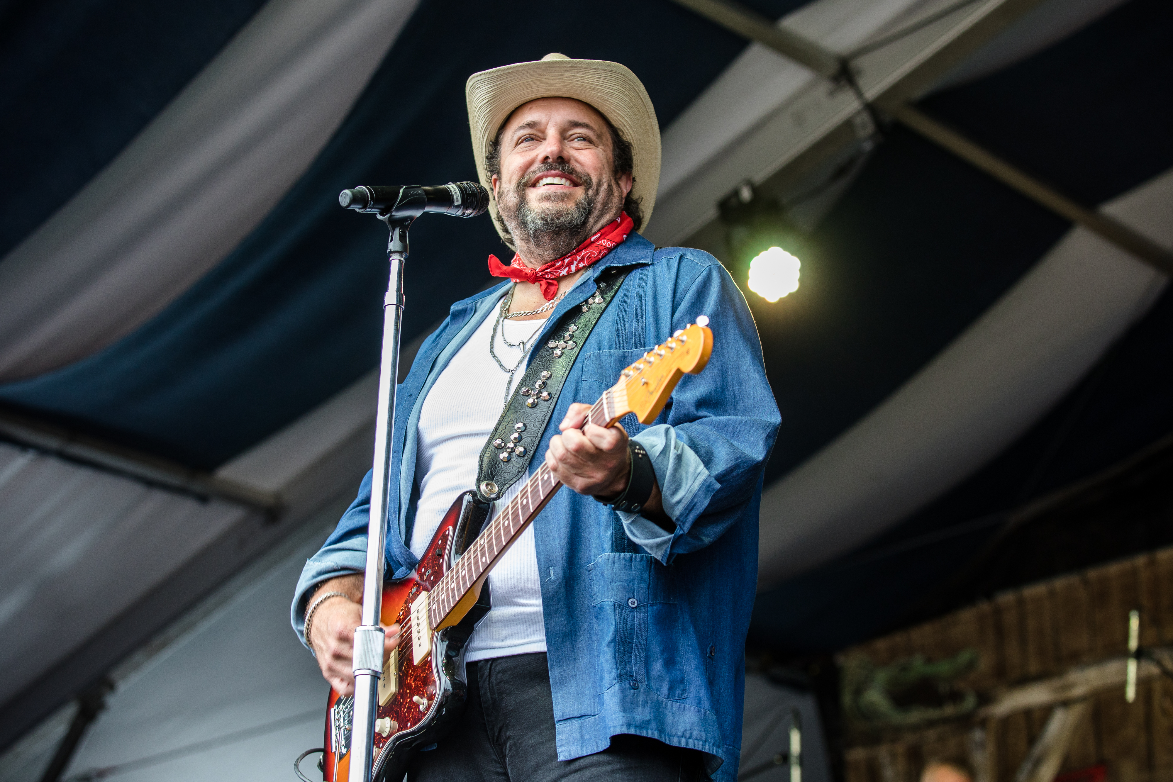 Raul Malo, the frontman of The Mavericks, dies at 60 – NBC 5 Dallas ...