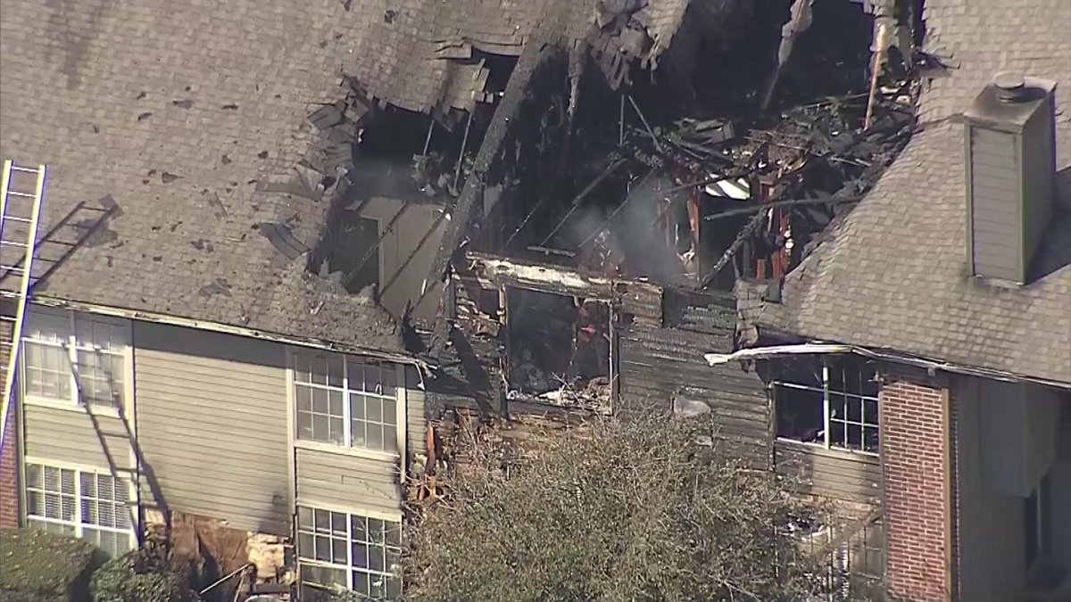 Crews respond to 3-alarm fire at Arlington apartments – NBC 5 Dallas ...