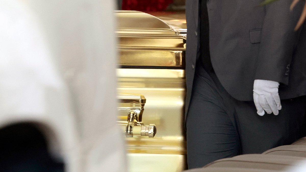‘El Mencho’ funeral: Gold coffin and heavy security in Zapopan – NBC 5 ...