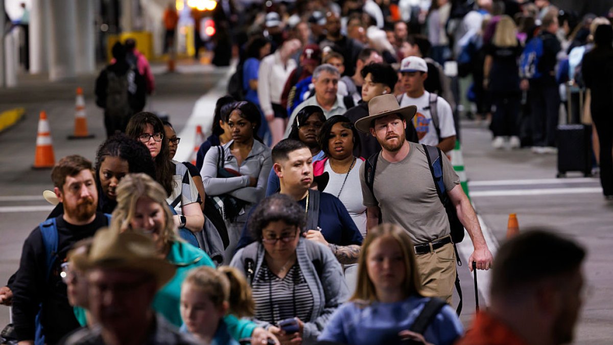 Airports with private TSA screenings avoid disruptions amid shutdown ...