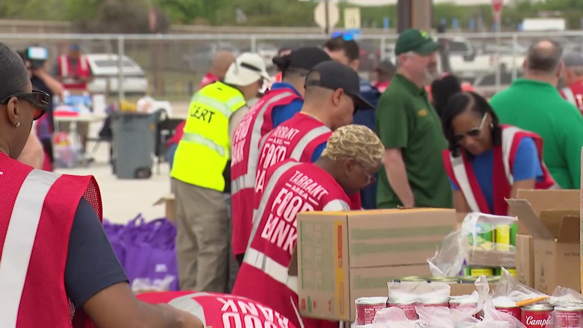 Government shutdown food drive helps TSA workers at DFW Airport – NBC 5 ...