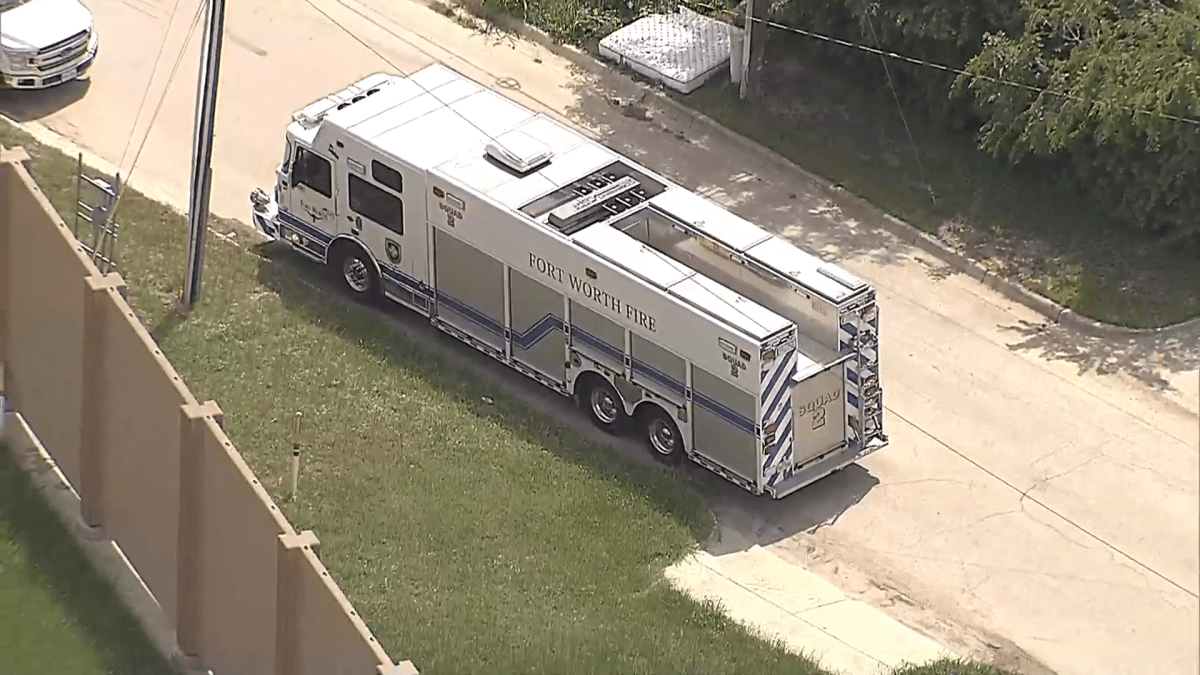Fort Worth police investigate deadly crash – NBC 5 Dallas-Fort Worth